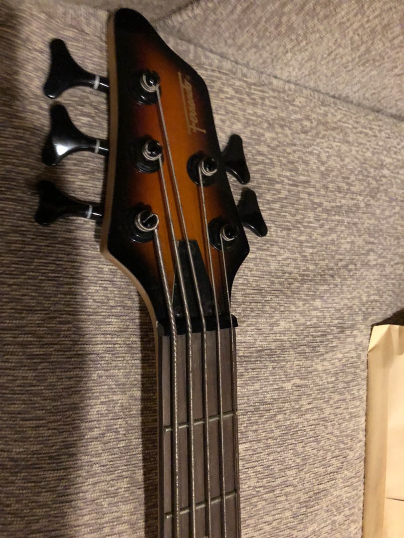 Fernando 5 Strings Bass Guitar, Hobbies & Toys, Music & Media, CDs ...