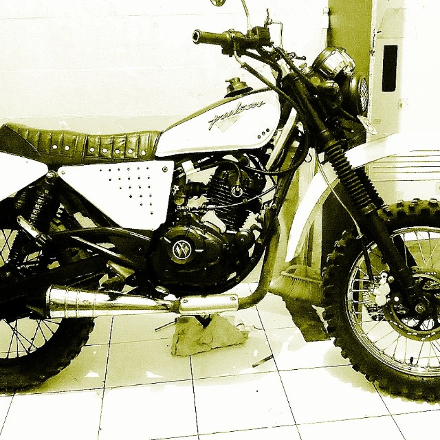 kawasaki bajaj pulsar 180, Motor di Carousell