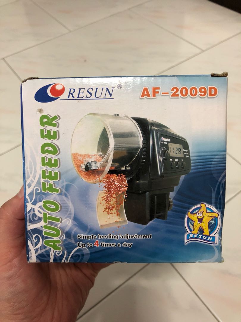 Fish Tank Auto Feeder, Pet Supplies, Homes & Other Pet Accessories on Carousell