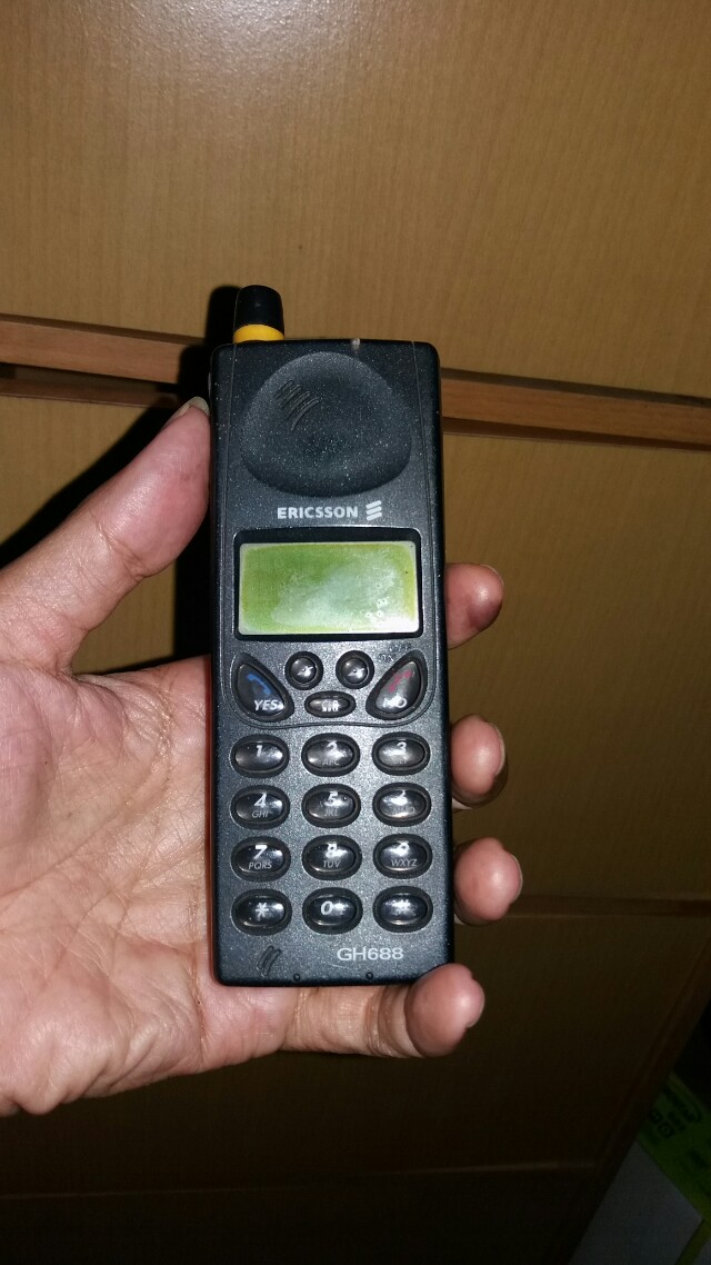HP antik unik Ericsson GH688, Telepon Seluler & Tablet di Carousell