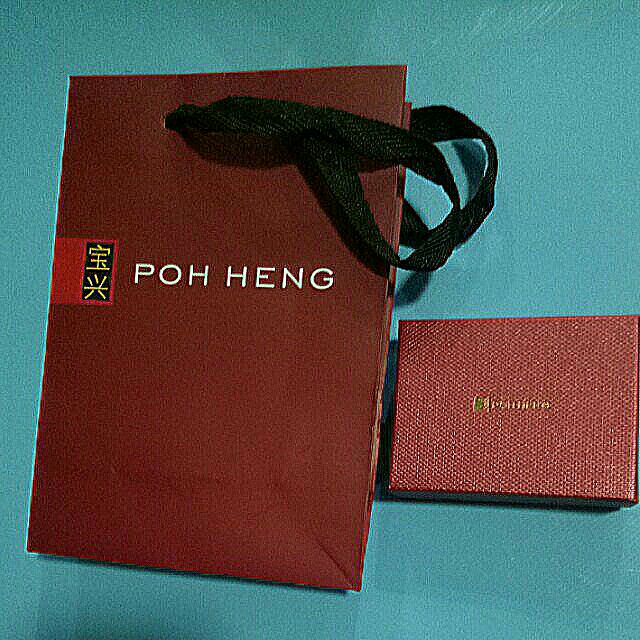 Poh Heng jewellery packaging, Women's Fashion, Jewelry & Organisers, Necklaces on Carousell