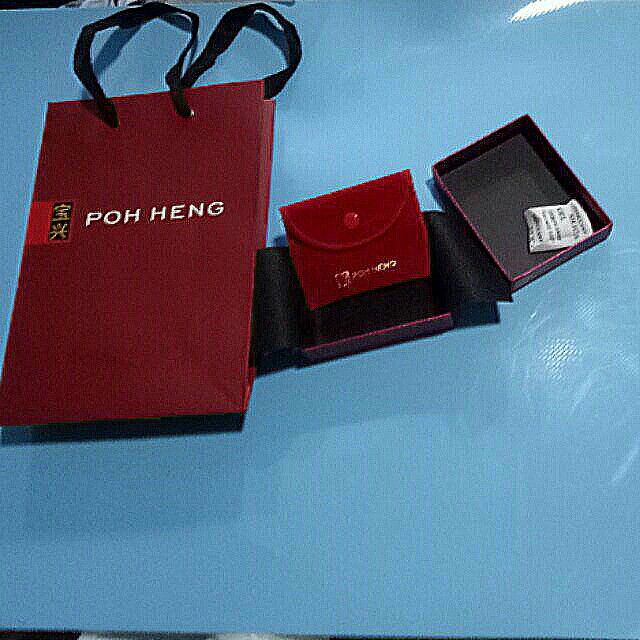 Poh Heng jewellery packaging, Women's Fashion, Jewelry & Organisers, Necklaces on Carousell