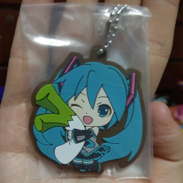 Hatsune Miku Rubber keychain, Hobbies & Toys, Memorabilia ...