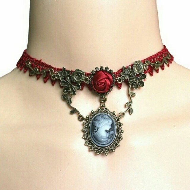 Vintage Red Rose Victorian Choker, Women's Fashion, Jewelry ...