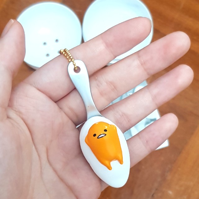 Gudetama Keychain, Hobbies & Toys, Toys & Games on Carousell