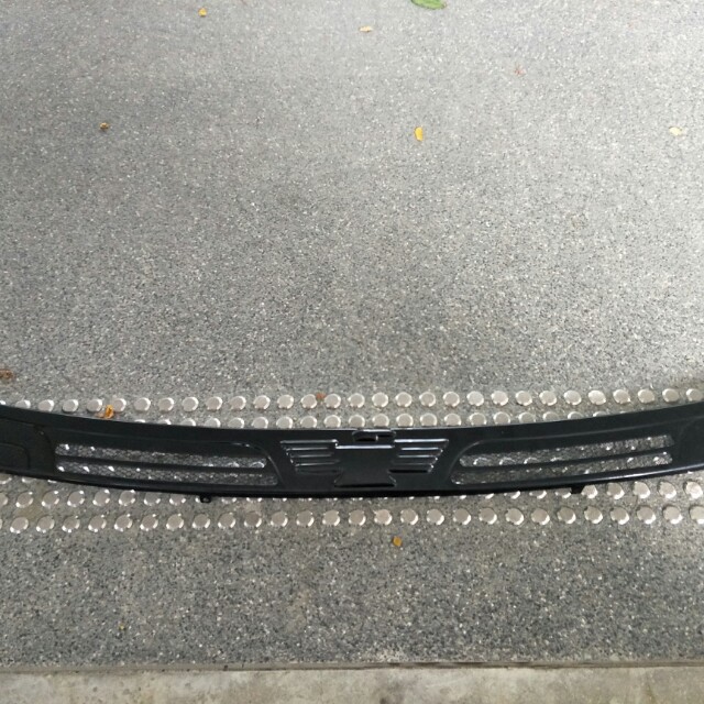 Toyota hiace Wiper guard, Car Accessories on Carousell