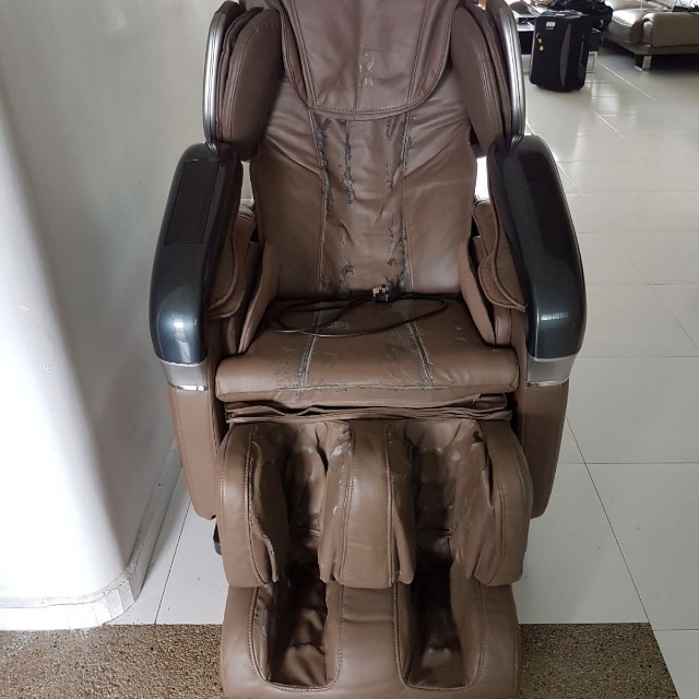 Used Massage Chair, Furniture & Home Living, Furniture, Chairs on Carousell