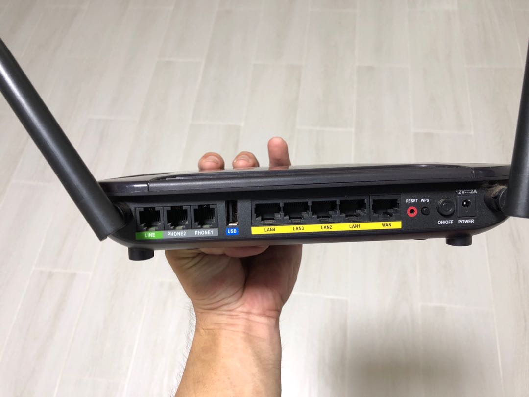 Dlink Router StarHub used, Computers & Tech, Parts & Accessories ...
