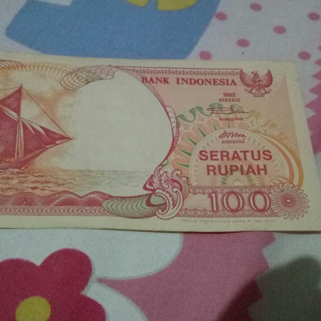 Uang kertas 100 lama 92, Serba Serbi, Others di Carousell
