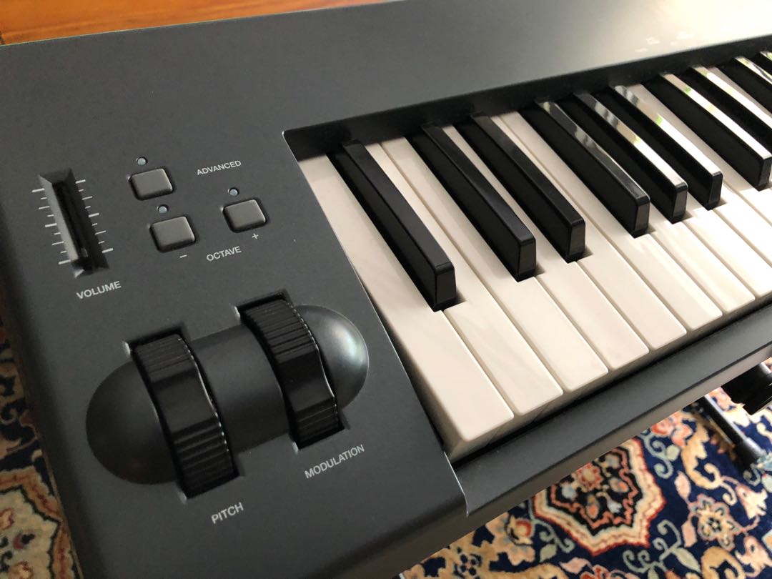 Alesis Q88 Keyboard Controller - Mint, Hobbies & Toys, Music & Media ...