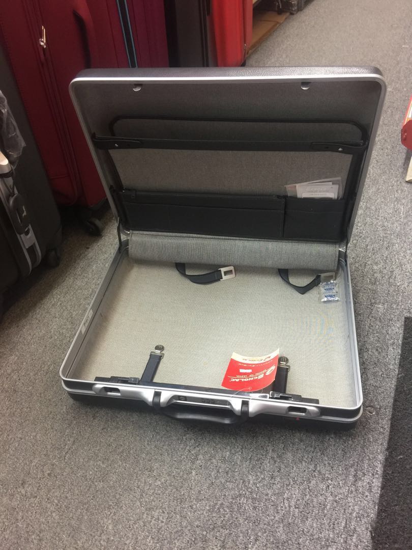 Echolac briefcase attaché case, Everything Else on Carousell