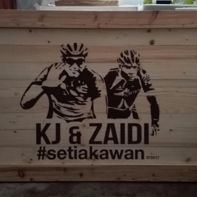 KHAT KAYU POTRET GRAPHIC, Hobbies & Toys, Stationery & Craft, Handmade ...