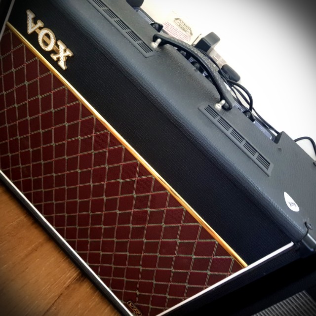 Vox AC15VR 15-watt 1x12" Valve Reactor Combo Amp, Hobbies & Toys, Music ...