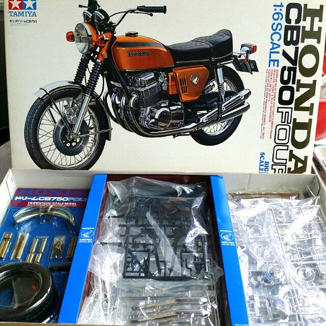 1/6 Tamiya (Big Scale) Honda Dream CB750 Four *Extremely Rare Vintage Set* (Plastic Scale ...