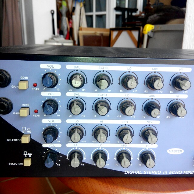Amplifier PARAMAX SA-242KA, Audio, Other Audio Equipment on Carousell