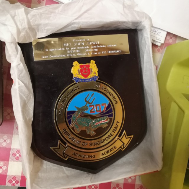 SINGAPORE navy RSS ENDURANCE PLAGUE, Hobbies & Toys, Memorabilia ...