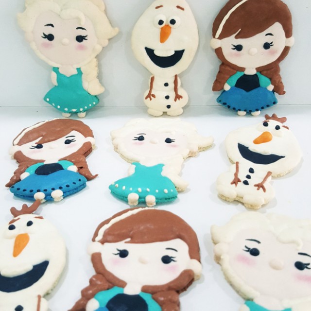 Frozen characters macarons- Elsa, Ann a and olaf, Food & Drinks ...