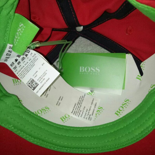 Topi hugo boss original, Fesyen Pria, Aksesoris di Carousell