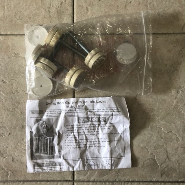 USED Child gate with FOC extension, Babies & Kids, Baby Nursery & Kids ...