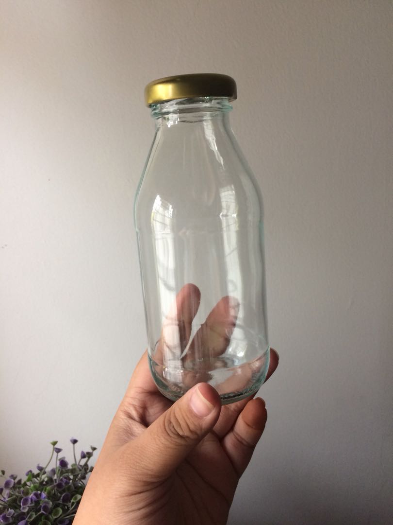 Botol kaca 300 ml siap pakai, Kitchen & Appliances di Carousell
