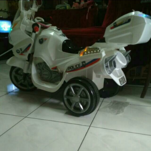 Motor motoran anak, Bayi & Anak, Mainan & Baby Walker di Carousell