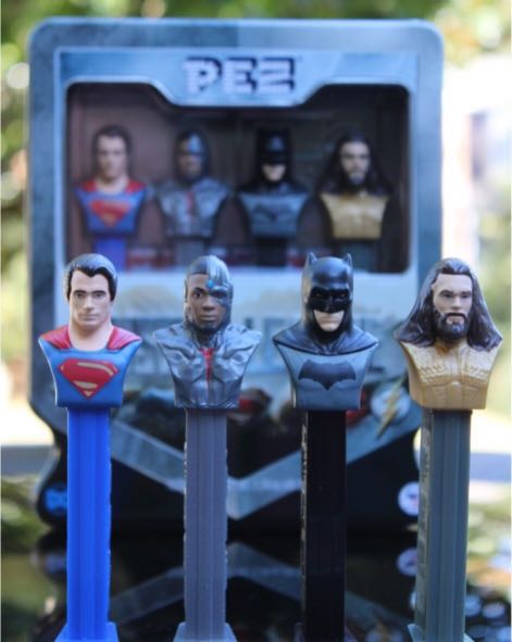 Justice league pez tin set - aquaman, batman, cyborg and superman ...