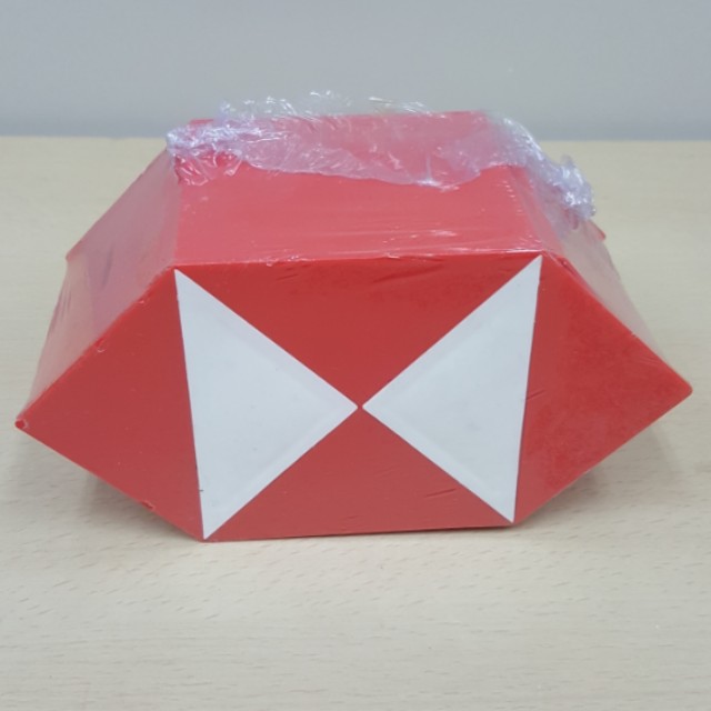 滙豐 錢甖 錢箱 HSBC Money Coin Box, 興趣及遊戲, 收藏品及紀念品, 郵票及印刷品 - Carousell