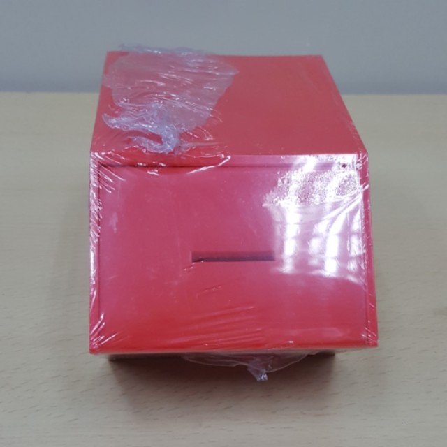 滙豐 錢甖 錢箱 HSBC Money Coin Box, 興趣及遊戲, 收藏品及紀念品, 郵票及印刷品 - Carousell