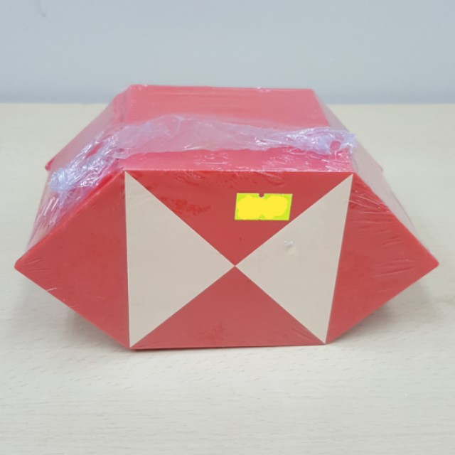 滙豐 錢甖 錢箱 HSBC Money Coin Box, 興趣及遊戲, 收藏品及紀念品, 郵票及印刷品 - Carousell