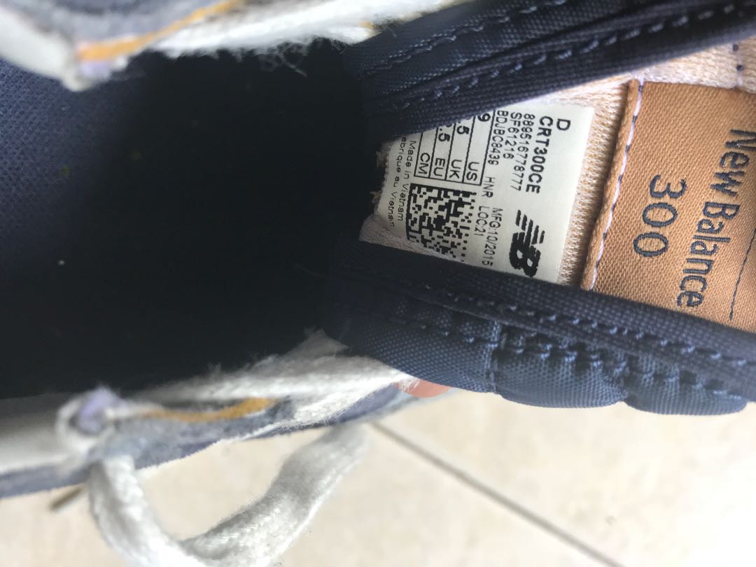 New Balance Revlite 300, Men's Fashion, Footwear, Sneakers on Carousell