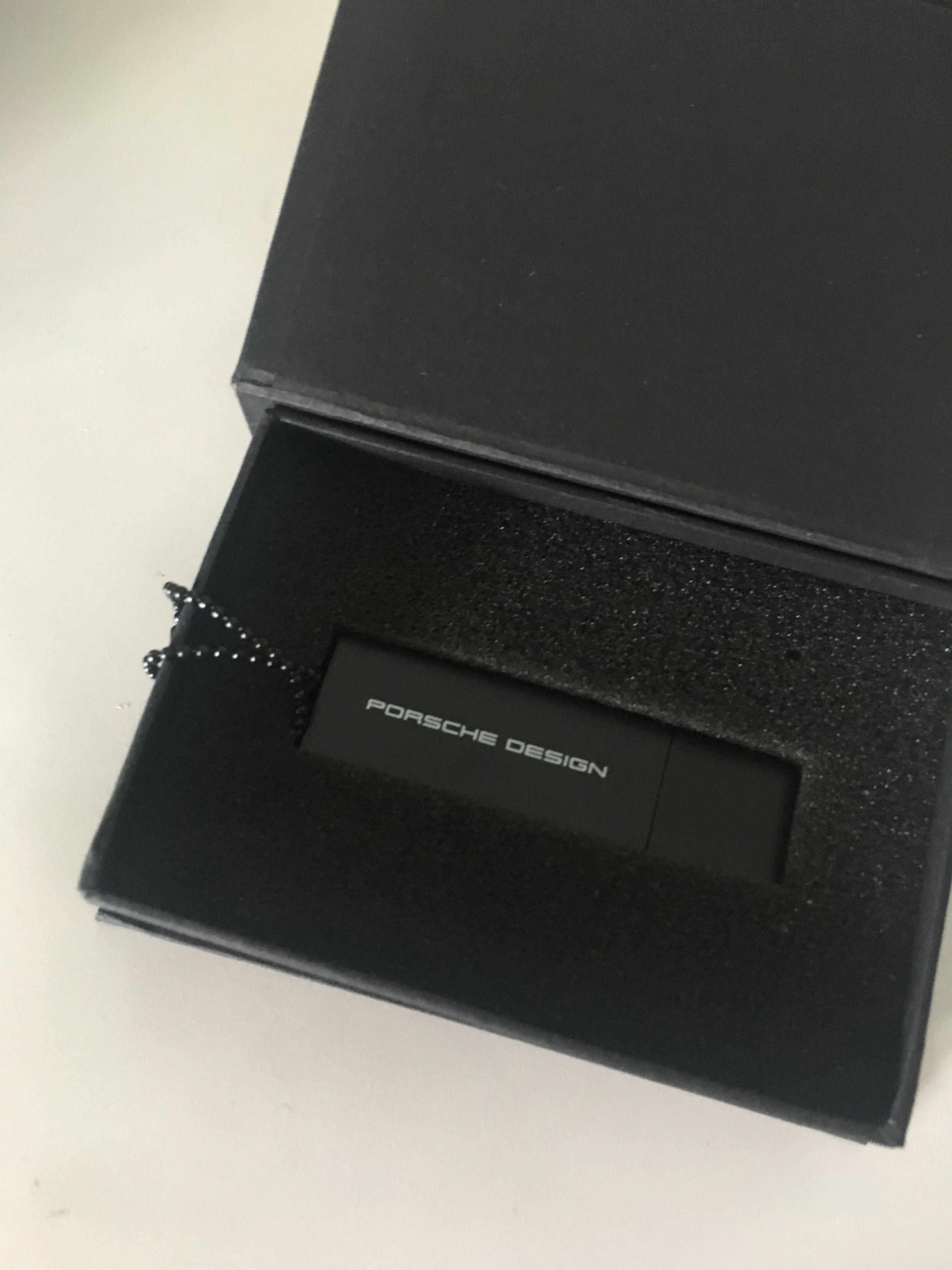 Porsche Design USB, 電腦＆科技, 電腦周邊及配件, 電腦線、轉接線及轉換器 - Carousell