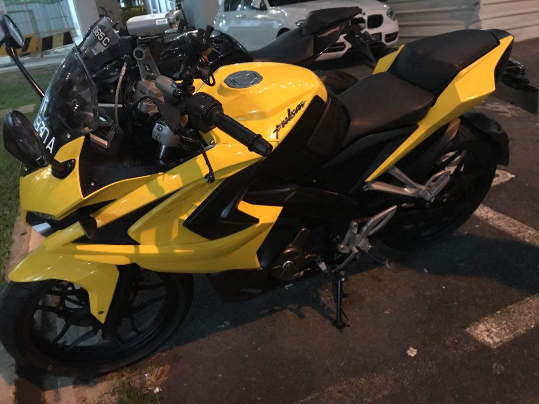Pulsar RS200, Motorcycles, Motorcycles for Sale, Class 2B on Carousell