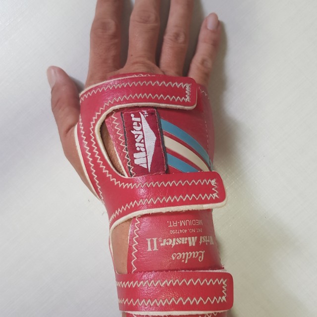Wrist Master II Bowling Guard, Sports Equipment, Sports & Games ...