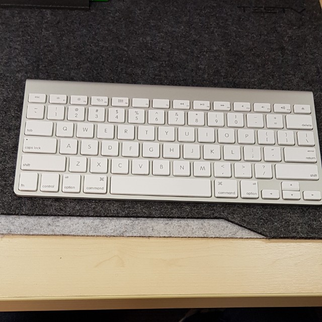 Apple wireless keyboard, Computers & Tech, Laptops & Notebooks on Carousell