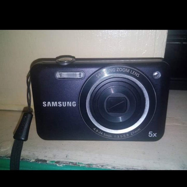 Samsung digital camera, Photography, Video Cameras on Carousell