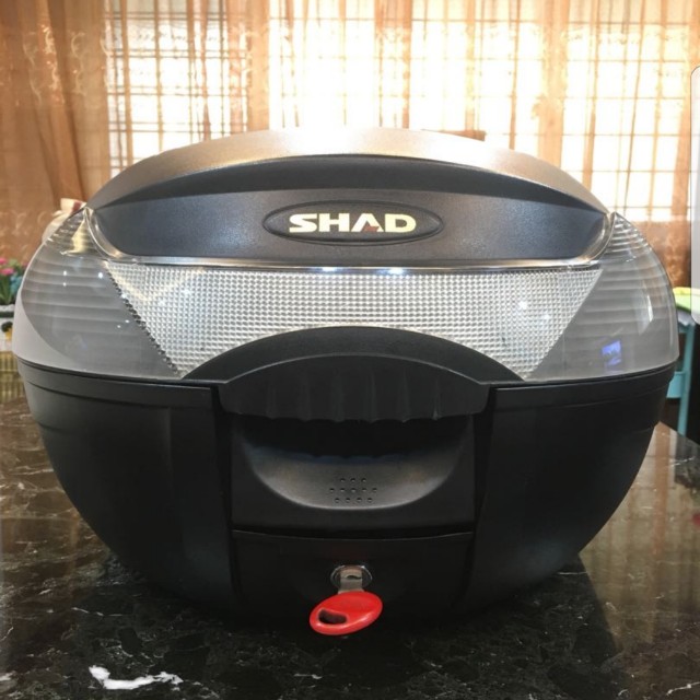 Shad 33 top box, Motorcycles, Motorcycle Accessories on Carousell