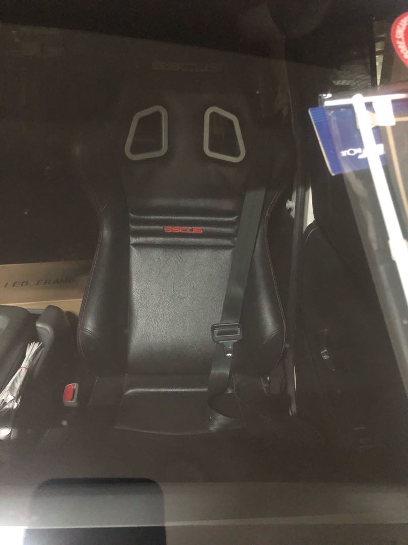 Selling my sscus bucket seats bracket/railing for Toyota Hiace, Car ...