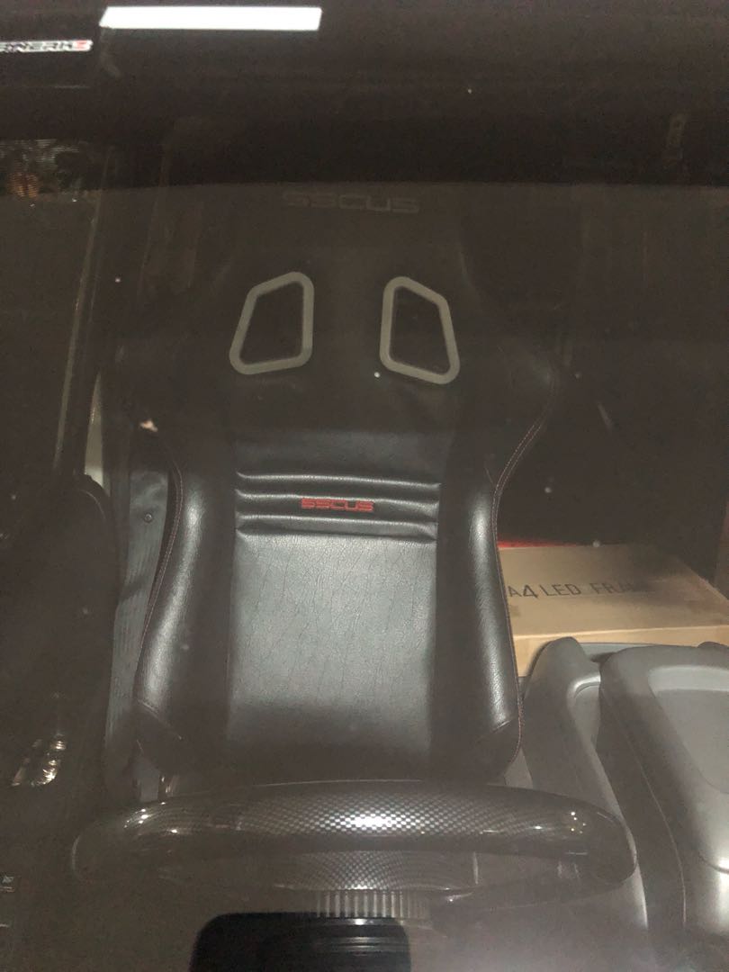 Selling my sscus bucket seats bracket/railing for Toyota Hiace, Car ...