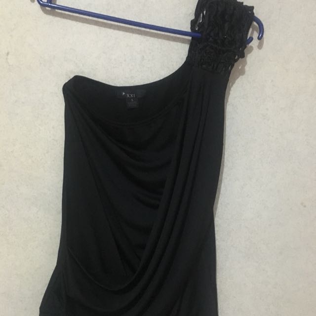 venus cut top, Women's Fashion, Tops, Others Tops on Carousell