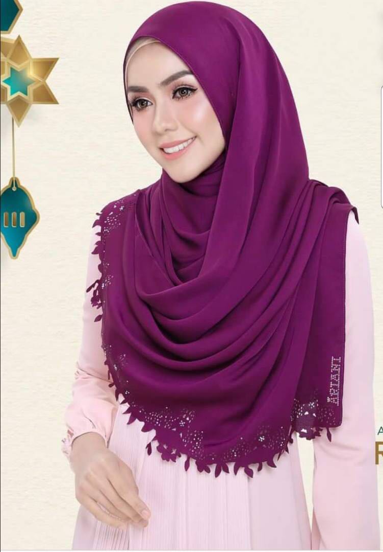 Laser cut shawl inspired by Ariani, Women's Fashion, Muslimah Fashion ...