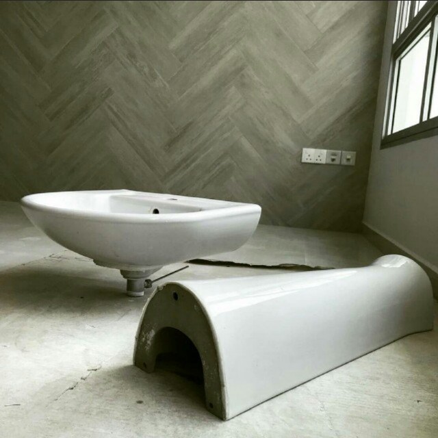 Selling B/N Saniton Camellia SB 1100 Wall Hung Wash Basin/Sink ...
