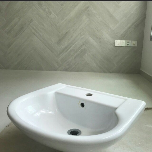 Selling B/N Saniton Camellia SB 1100 Wall Hung Wash Basin/Sink ...