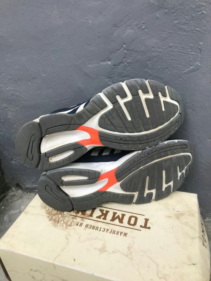 Sepatu sport adidas activ buat jogging dan gym, Fesyen Pria, Sepatu di ...