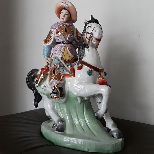 Vintage Porcelaine Figurine Hua Mu Lan 花木兰, Hobbies & Toys, Memorabilia ...