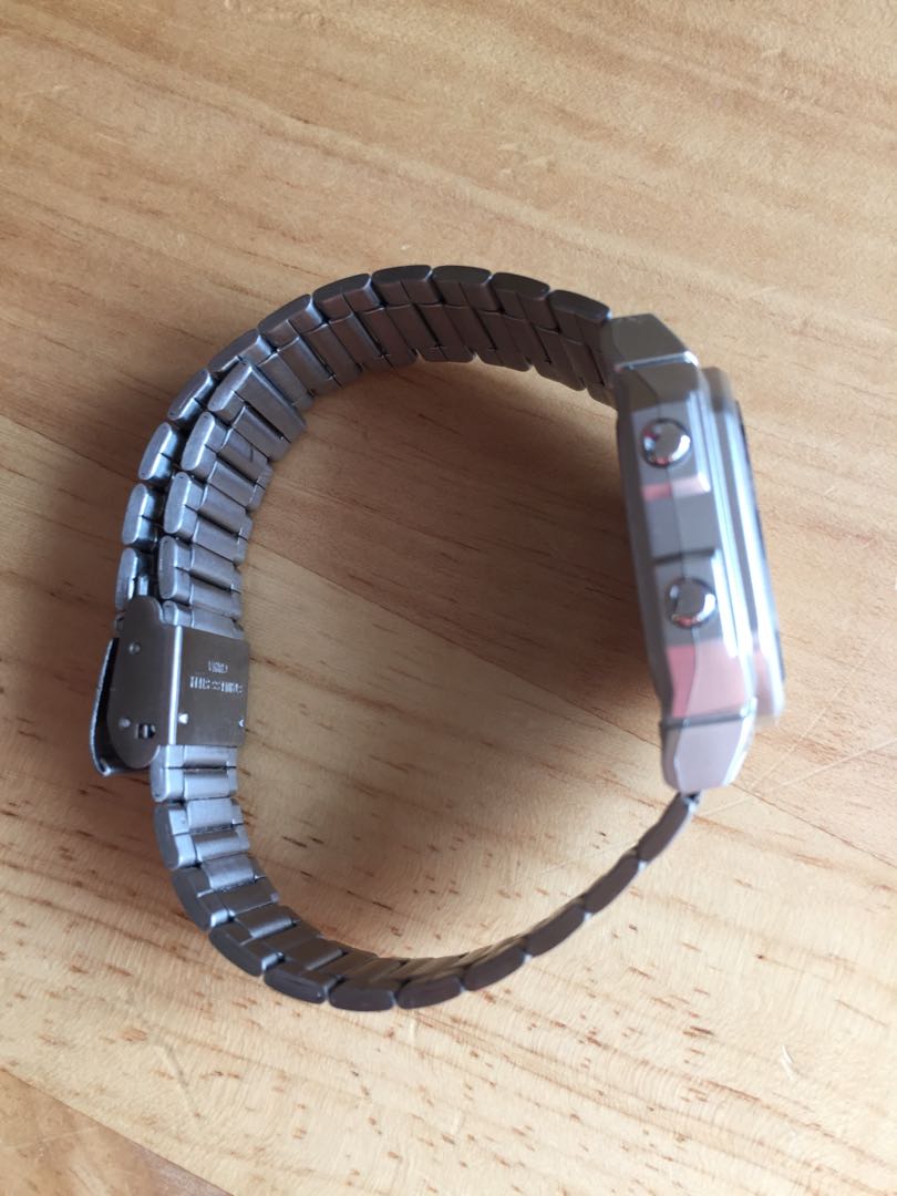 Casio Solar quartz watch (model: AL-190W), 名牌, 手錶 - Carousell