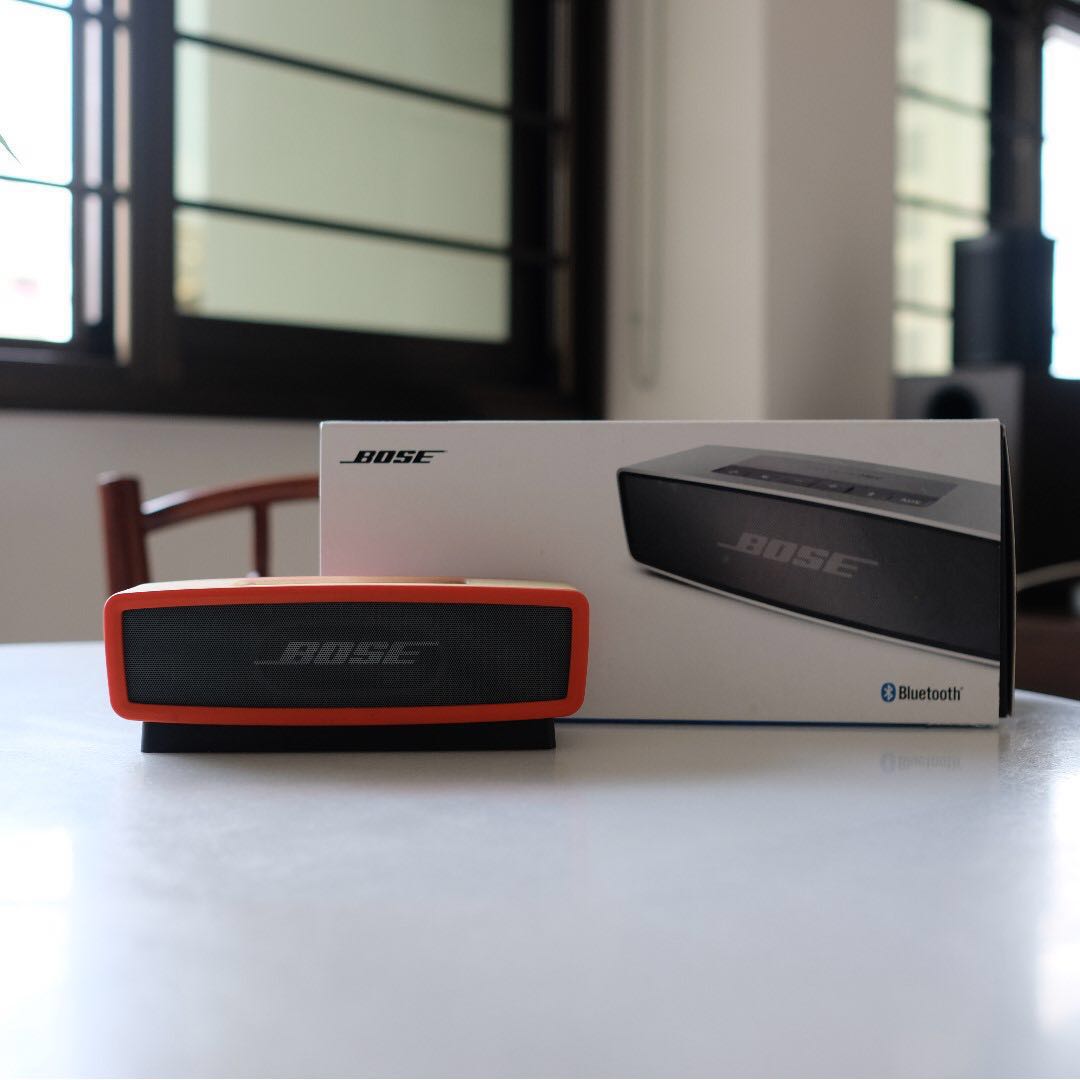 Original BOSE SoundLink Mini comes with box and original silicone case ...