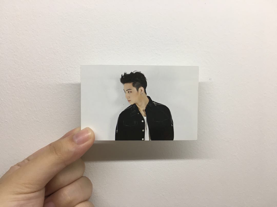 GOT7 JB Hard carry pc + sticker, Hobbies & Toys, Memorabilia ...