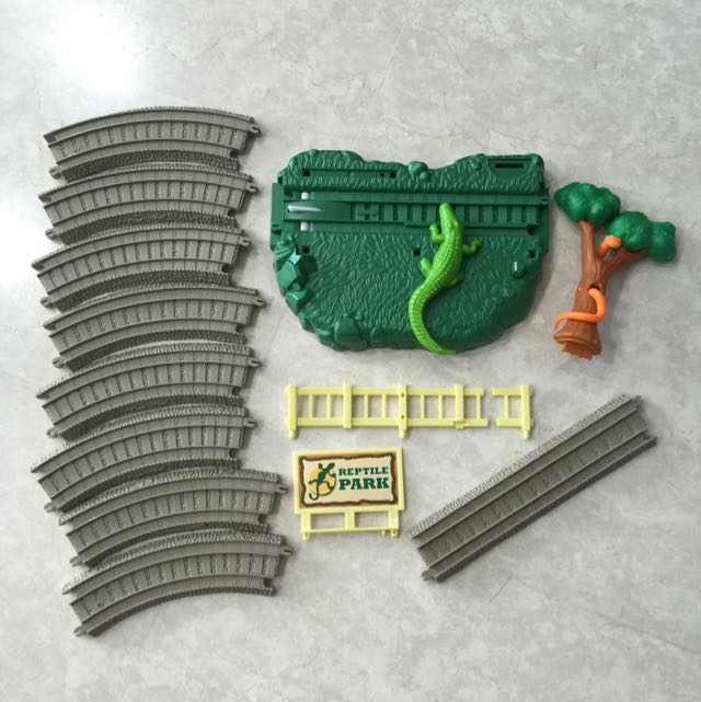 Thomas & Friends TrackMaster Reptile Park Set from Fisher-Price ...