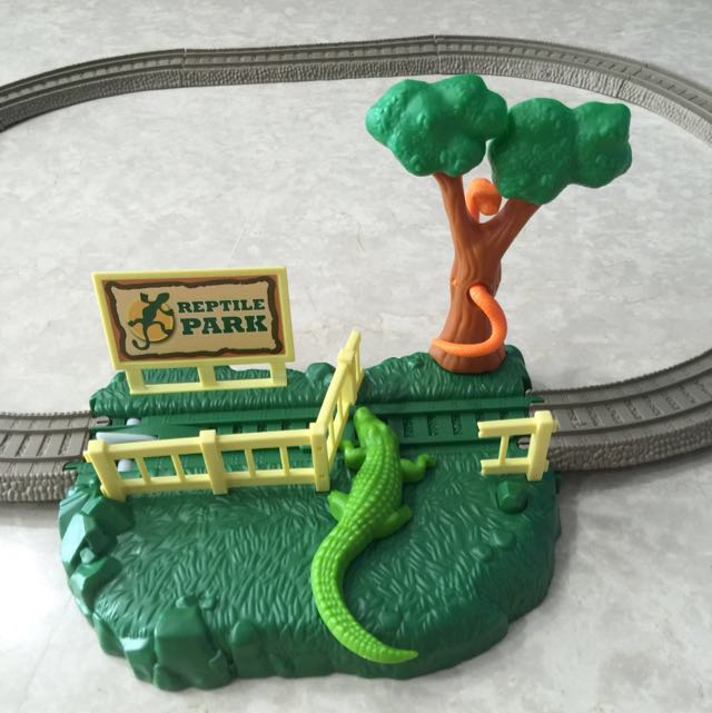 Thomas & Friends TrackMaster Reptile Park Set from Fisher-Price ...