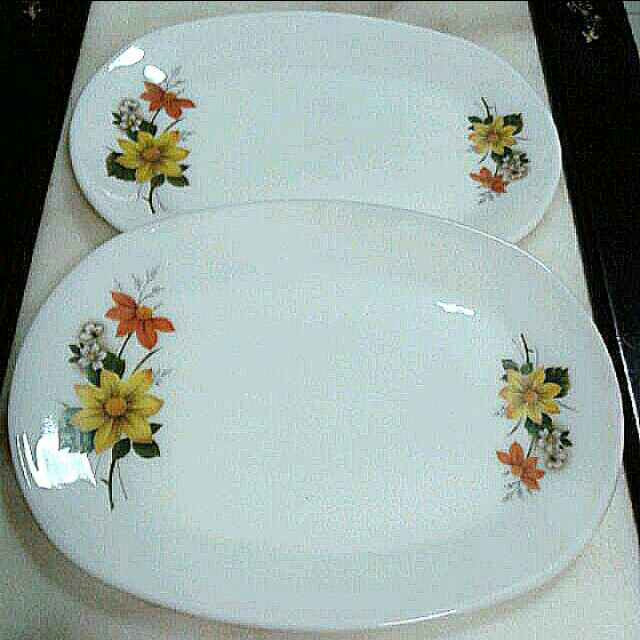 Vintage Pyrex Plate (30x23cm), Furniture & Home Living, Kitchenware ...